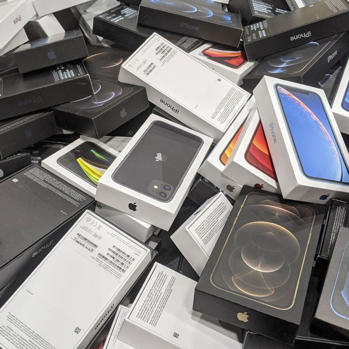 Apple Empty Retail Boxes, Mixed iPhone, iPad, & iWatch (1400 Units ...